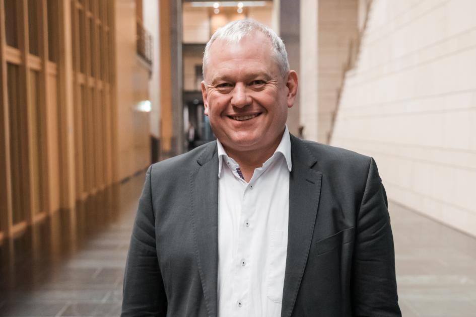 Thomas Hacker MdB zum Internationalen Tag des Ehrenamts Thomas Hacker MdB zum Internationalen Tag des Ehrenamts